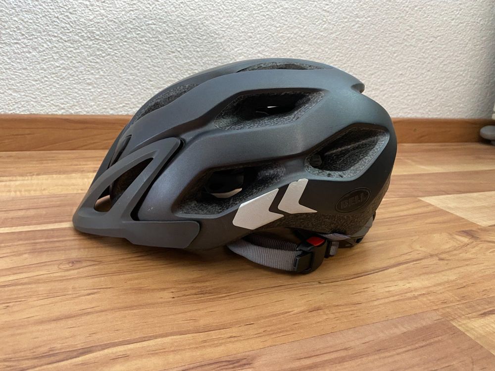 Velo Bike Helm Bell (Gebraucht) in Kerzers für CHF 15 – mit Lieferung ...