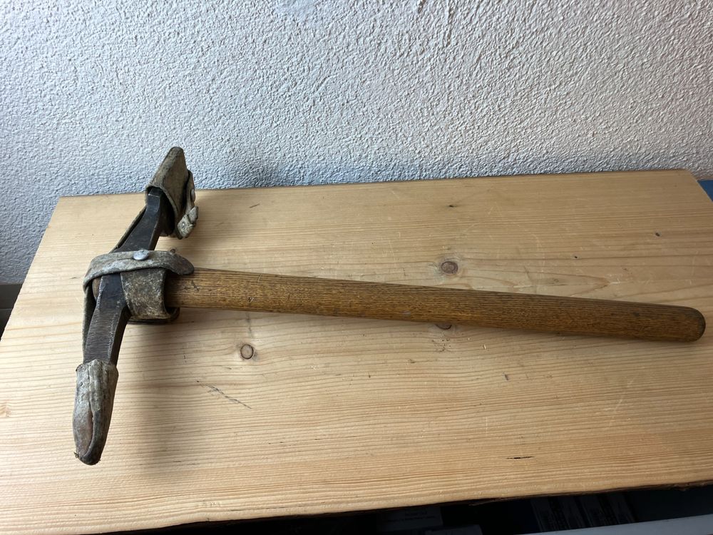 Pickel / Spitzhacke Militär / Armee mit Holzgriff 1,2kg | Kaufen auf ...