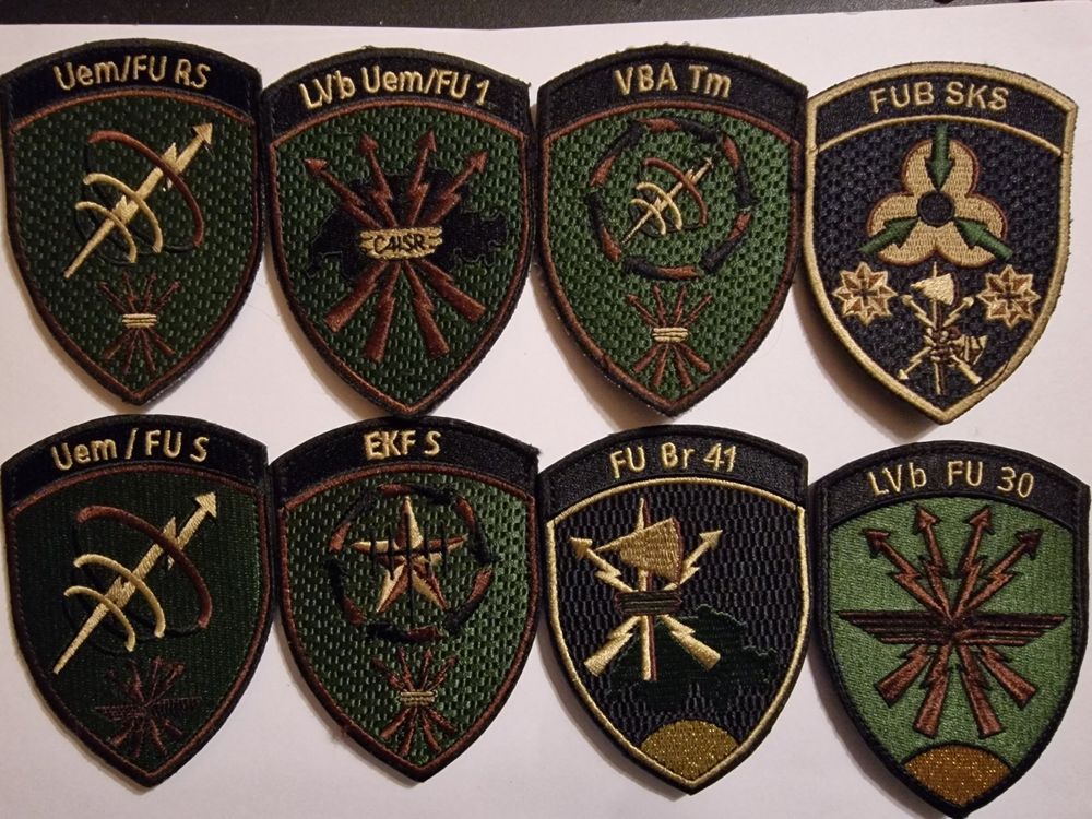 UEM SCHULEN 8 BADGES KLETT (Gebraucht) in Nyon für CHF 25 – mit Lieferung auf Ricardo kaufen