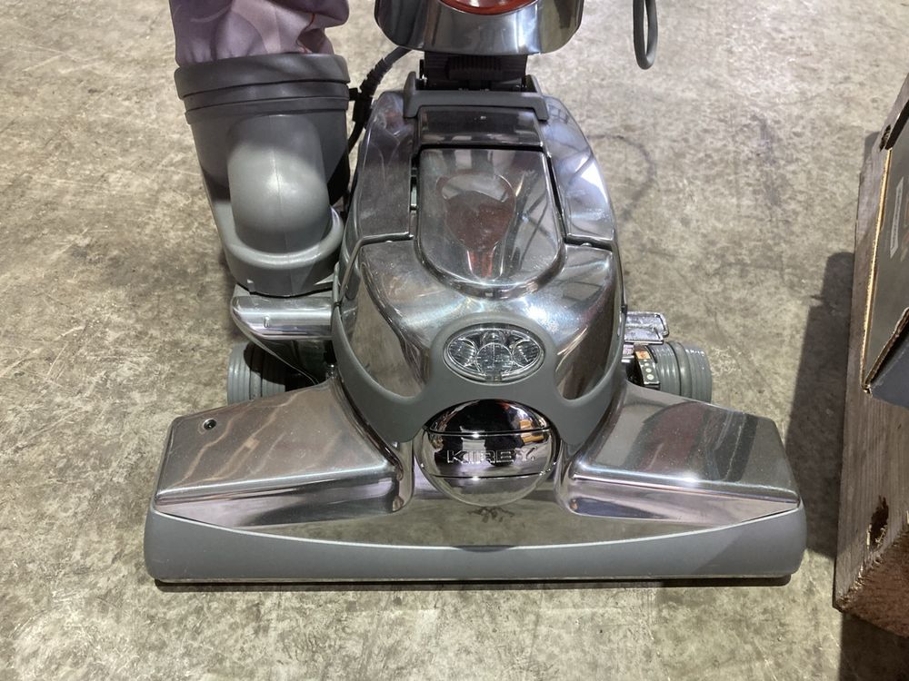 Kirby Staubsauger mit Zubehör - Top Zustand, Winter Deal! (Neu (gemäss ...