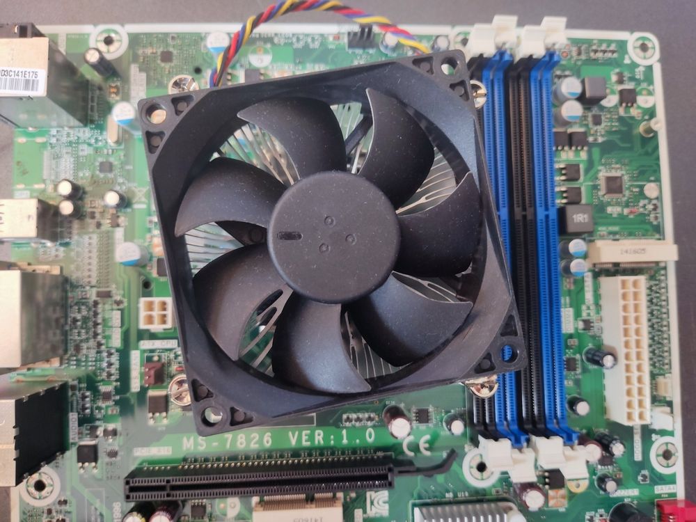 MSI MS-7826 LGA 1150 Mainboard mit Kühler und WLAN Karte (Gebraucht) in ...
