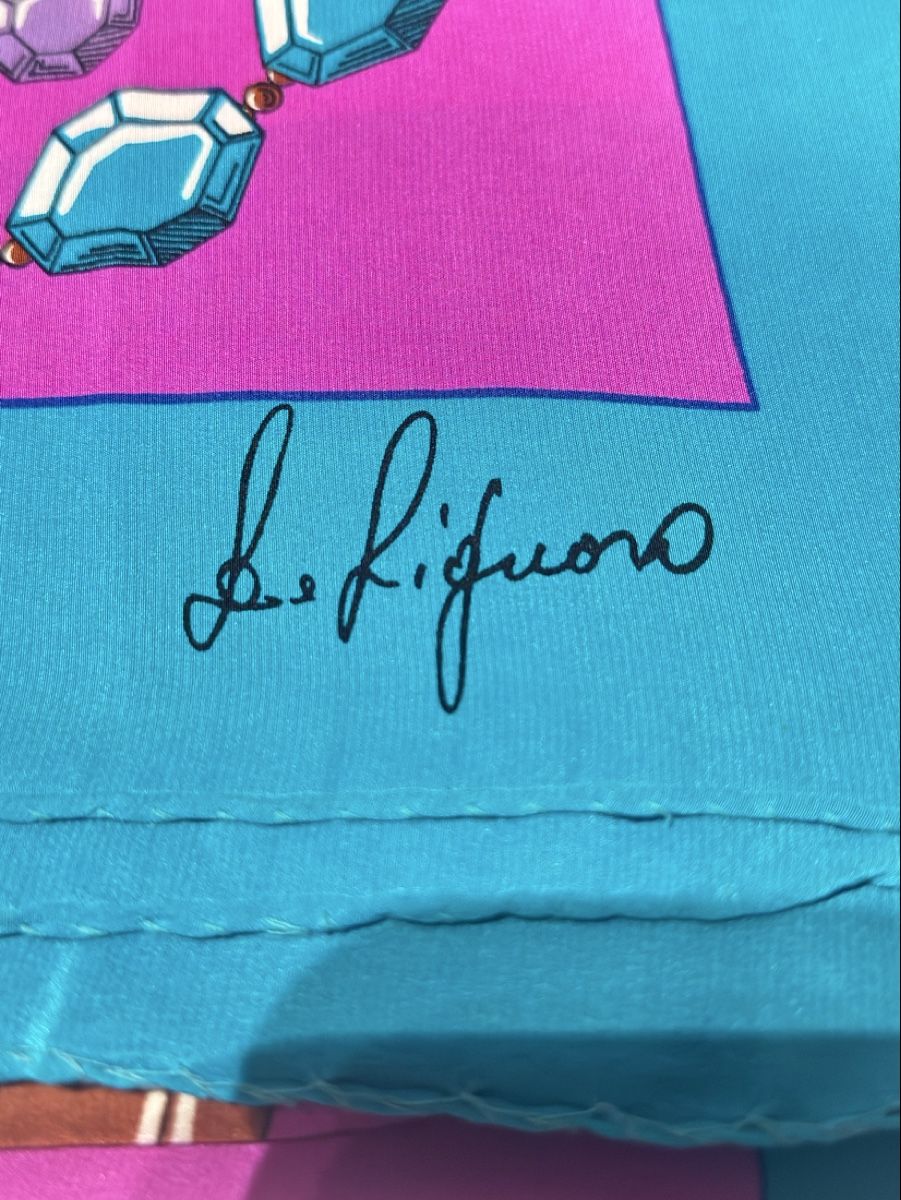 Foulard de soie vintage (Neuf (Voir description)) à Vuippens pour CHF ...