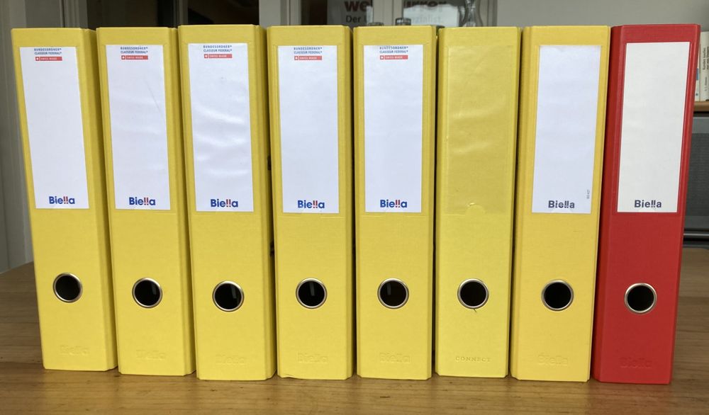 16 Ordner, gelb, rot, pink | Kaufen auf Ricardo