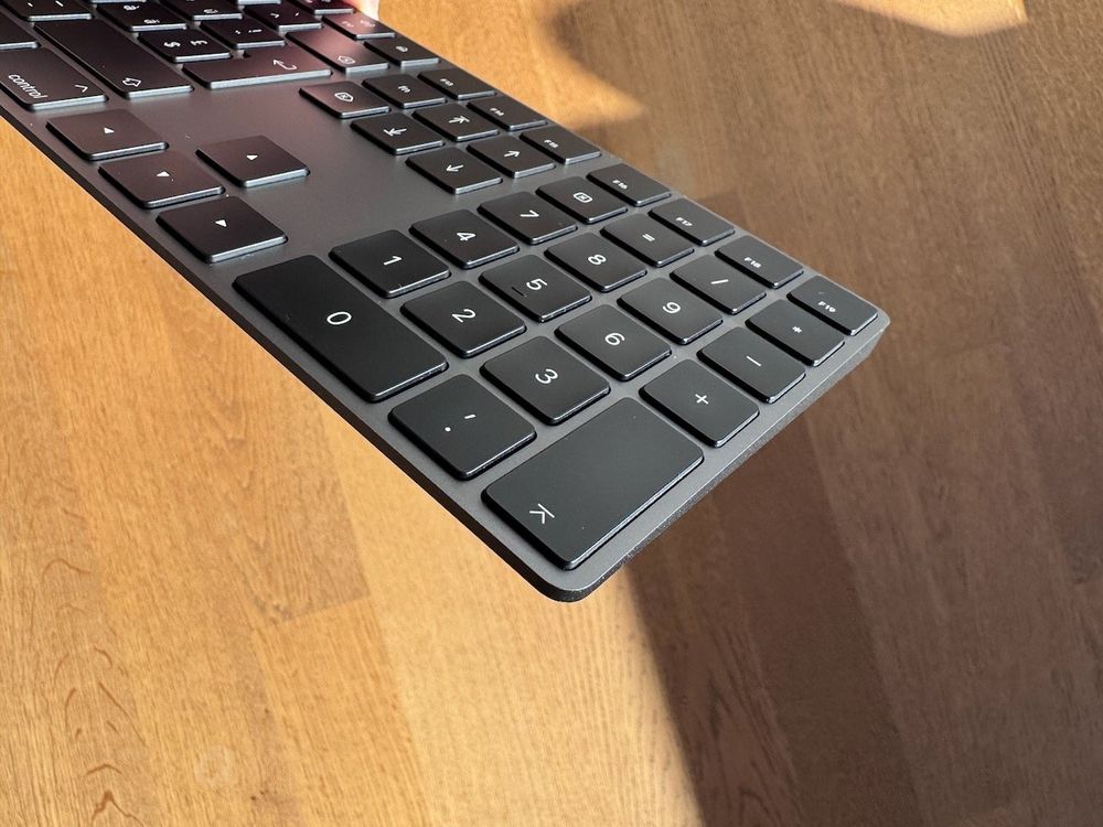 Apple Magic Keyboard mit Zahlenblock, Spacegrau, QWERTZ (Gebraucht) in ...