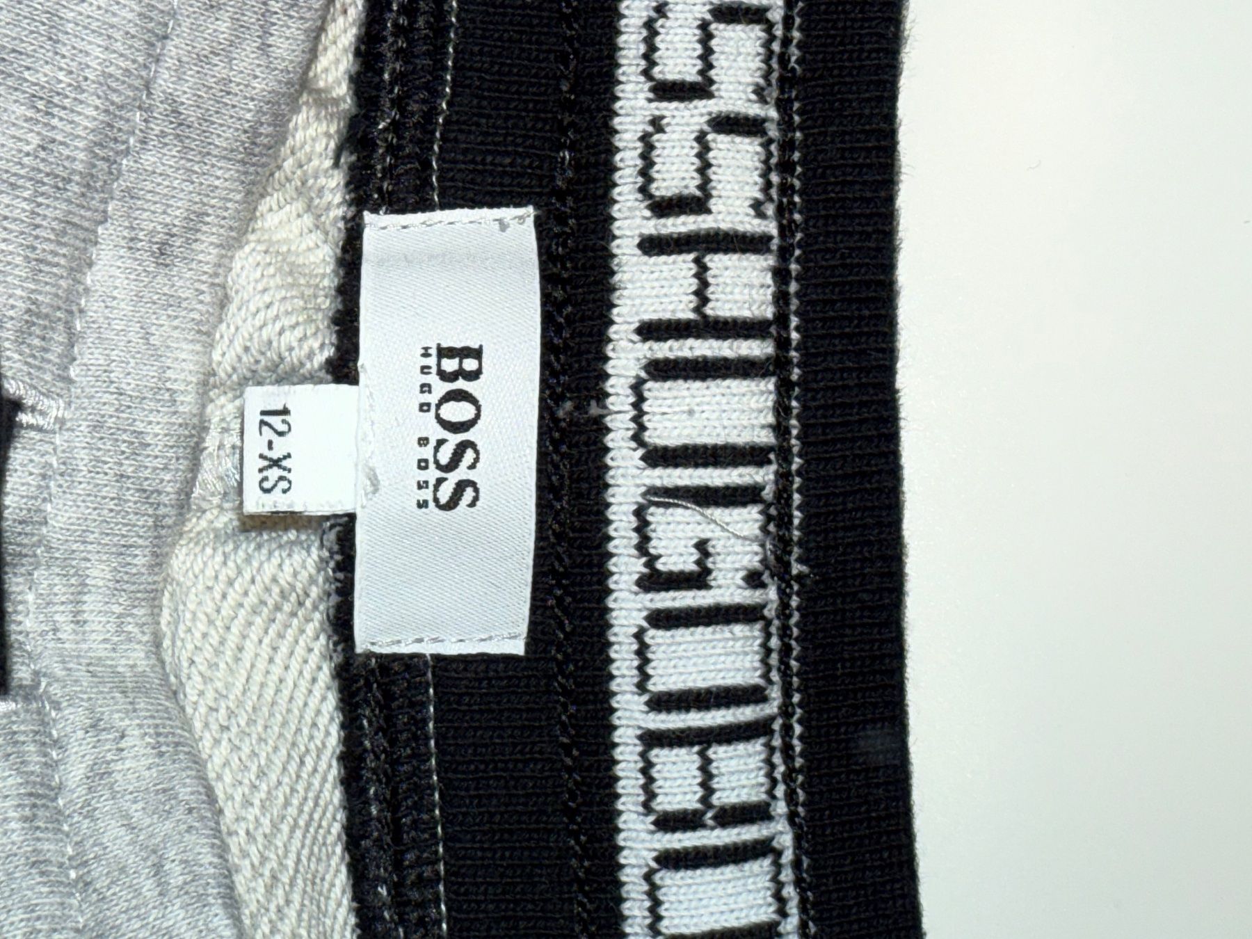 Hugo Boss Kinder Shorts – Top Zustand – Grösse 12 / XS (Neu (gemäss ...