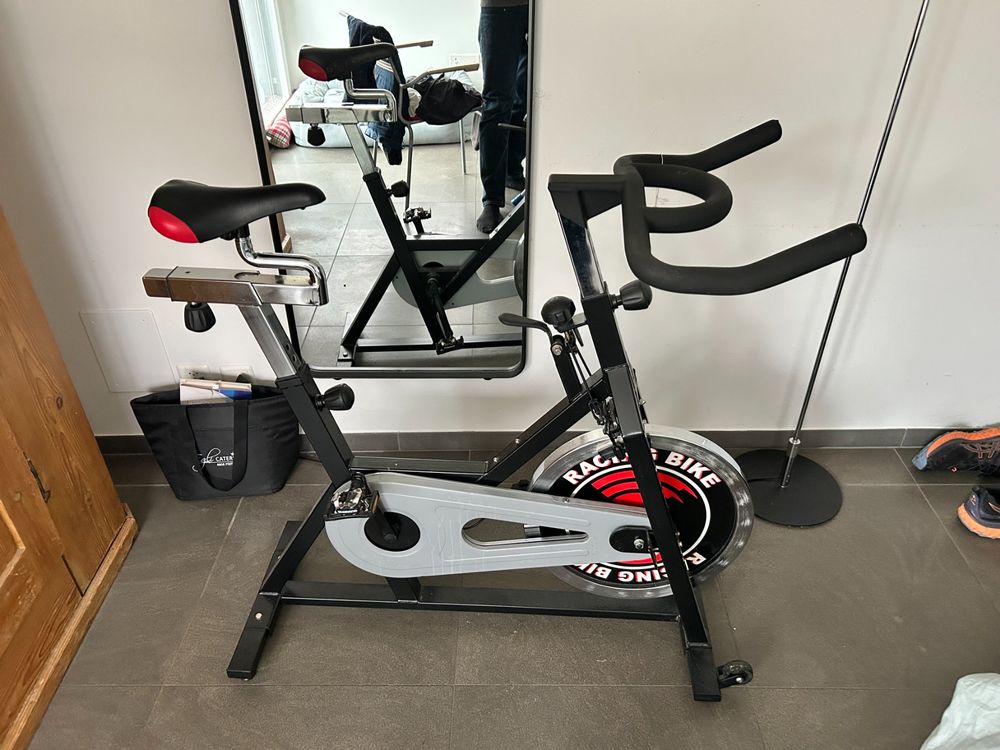 Fitness Velo/Bike, guter Zustand, Marke Roleto (Gebraucht) in Bäch SZ ...