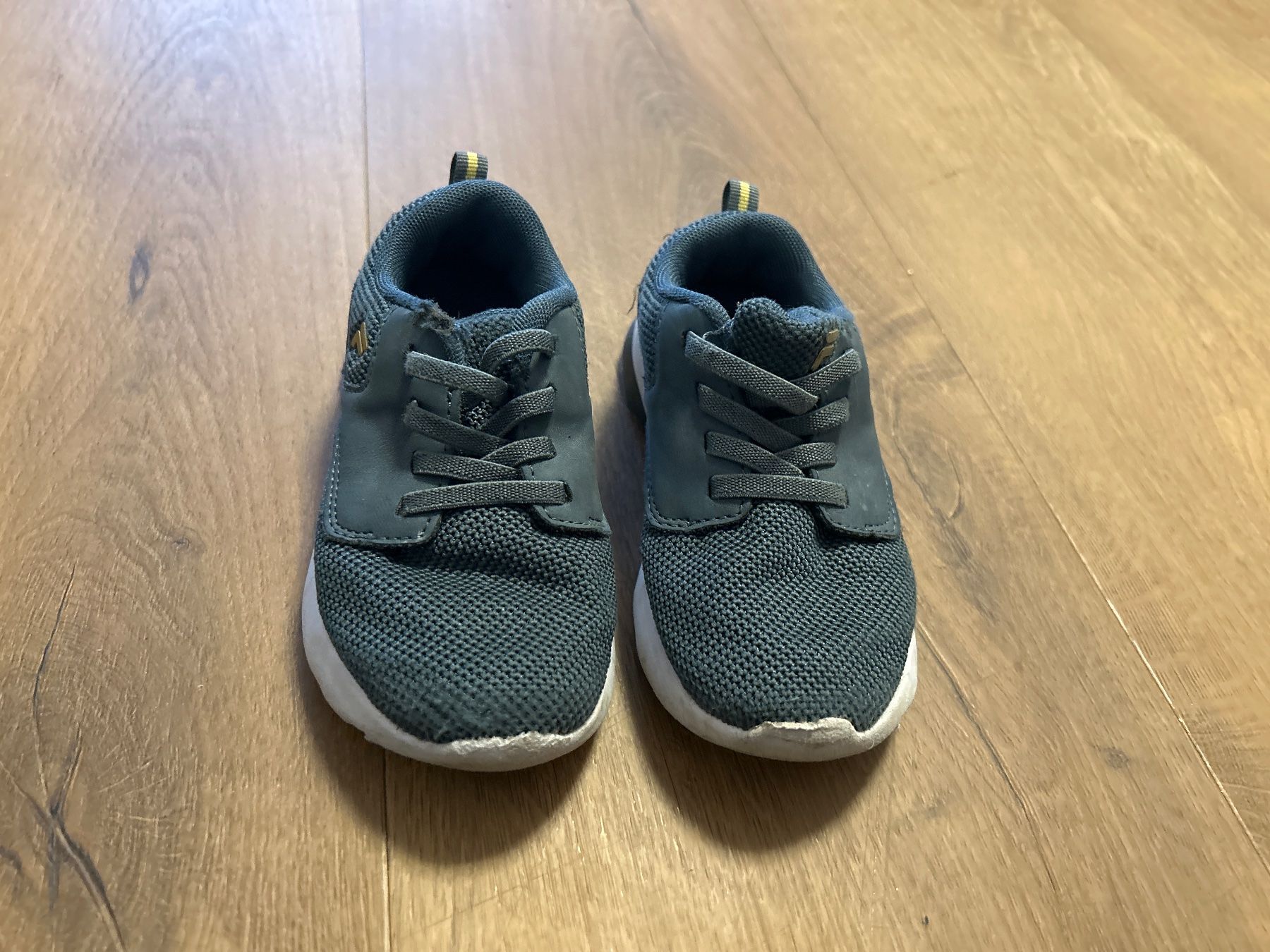 Fila Sneakers Turnschuhe Jungs gr 27 (Gebraucht) in Regensdorf für CHF ...