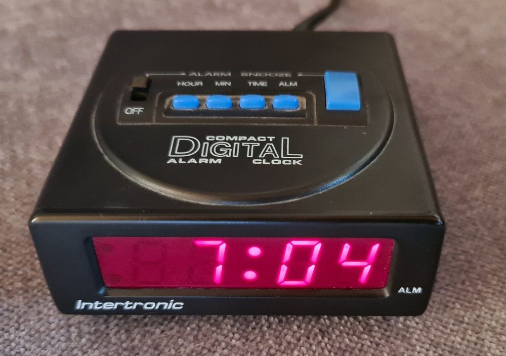 digitaler Wecker "Intertronic" (Gebraucht) in Röthenbach i. E. für CHF ...