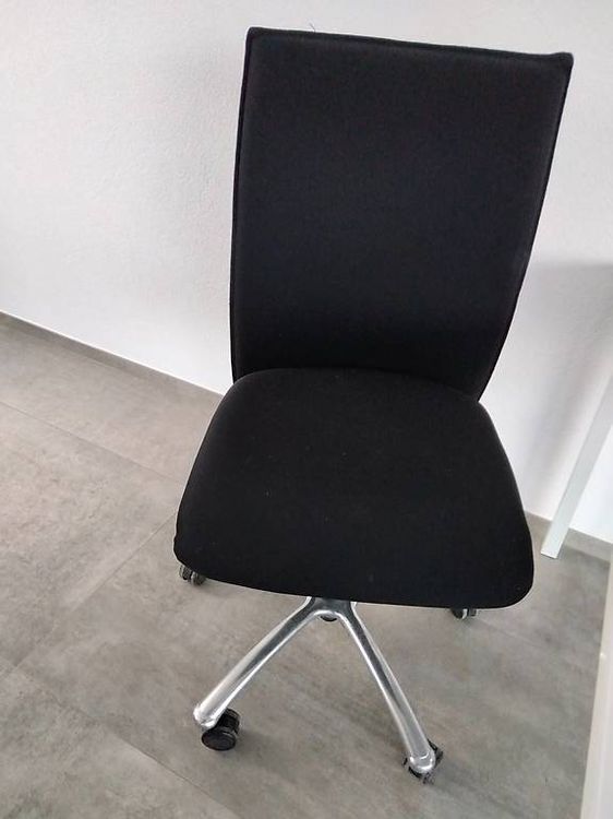 Chaise de bureau noire (Gebraucht) in Conthey für CHF 40 – nur Abholung auf Ricardo kaufen