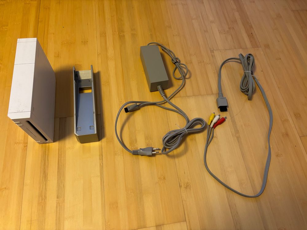 Wii Konsole + 2 Controller + Wii Balance Board | Kaufen auf Ricardo