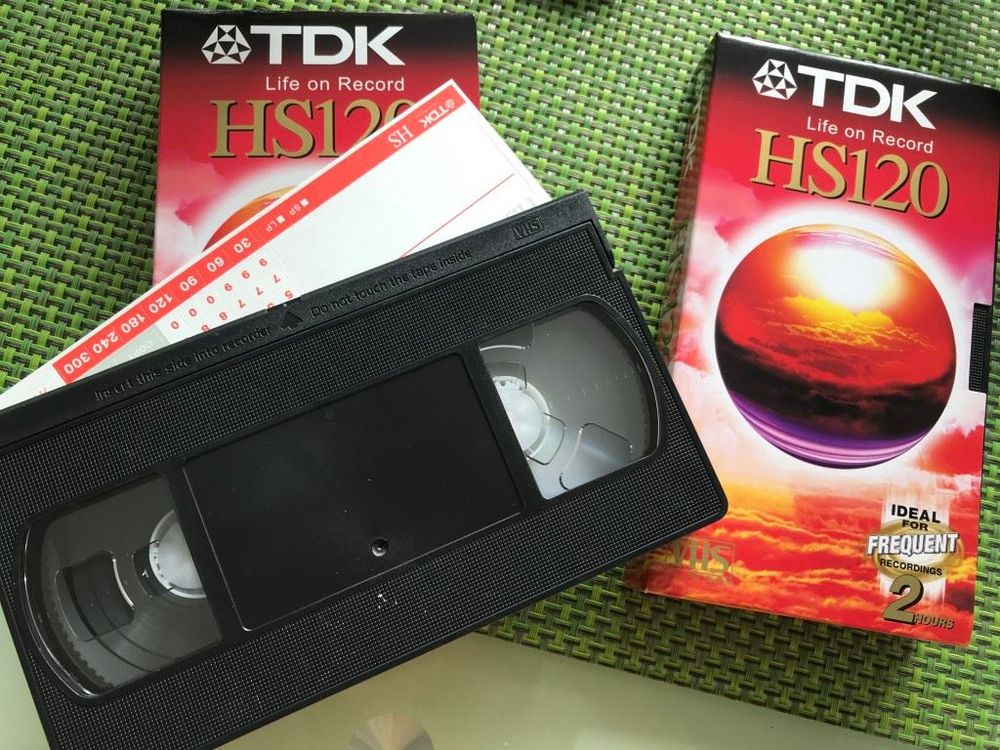 2 neue VHS Kassetten TDK HS120 leer (Neu und originalverpackt) in Brunnen für CHF 3 – mit ...