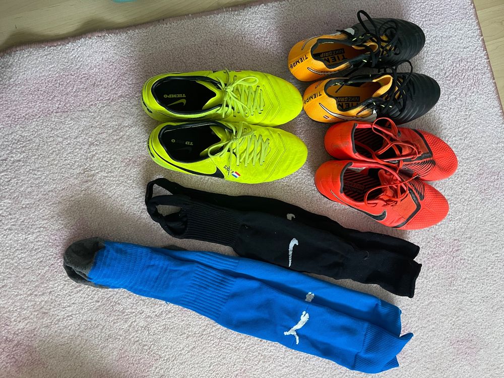 3 pairs Nike football shoes size 42 (Gebraucht) in für CHF 49 – mit ...