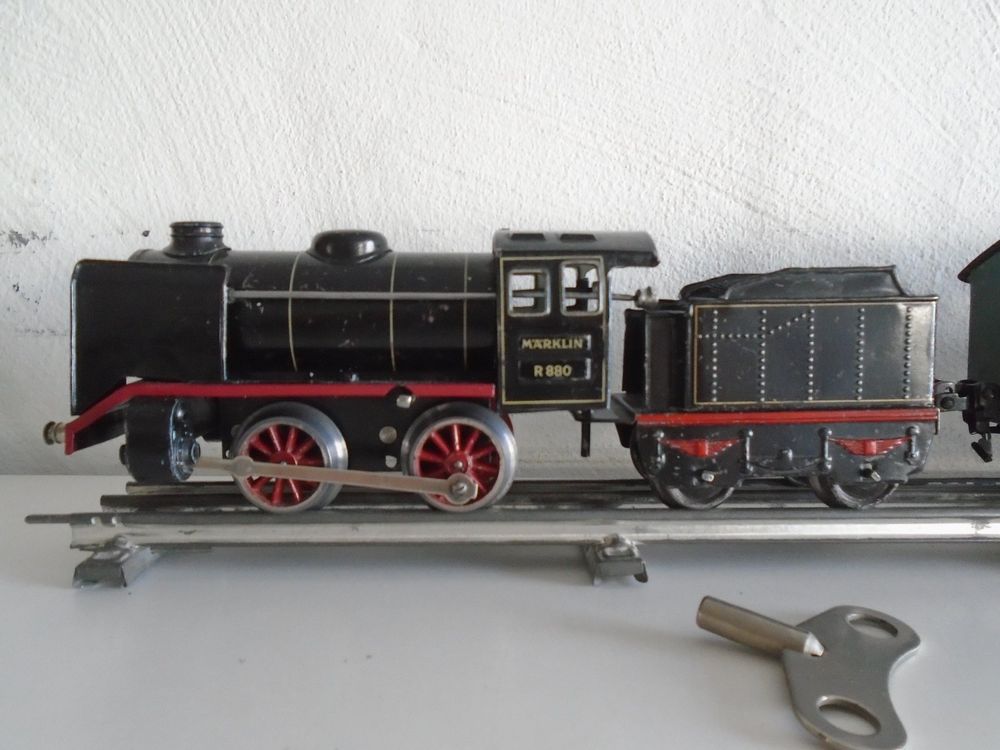 Märklin Spur 0: Uhrwerklok R 880 mit 2 Wagen 17230, ohne OVP (Gebraucht ...