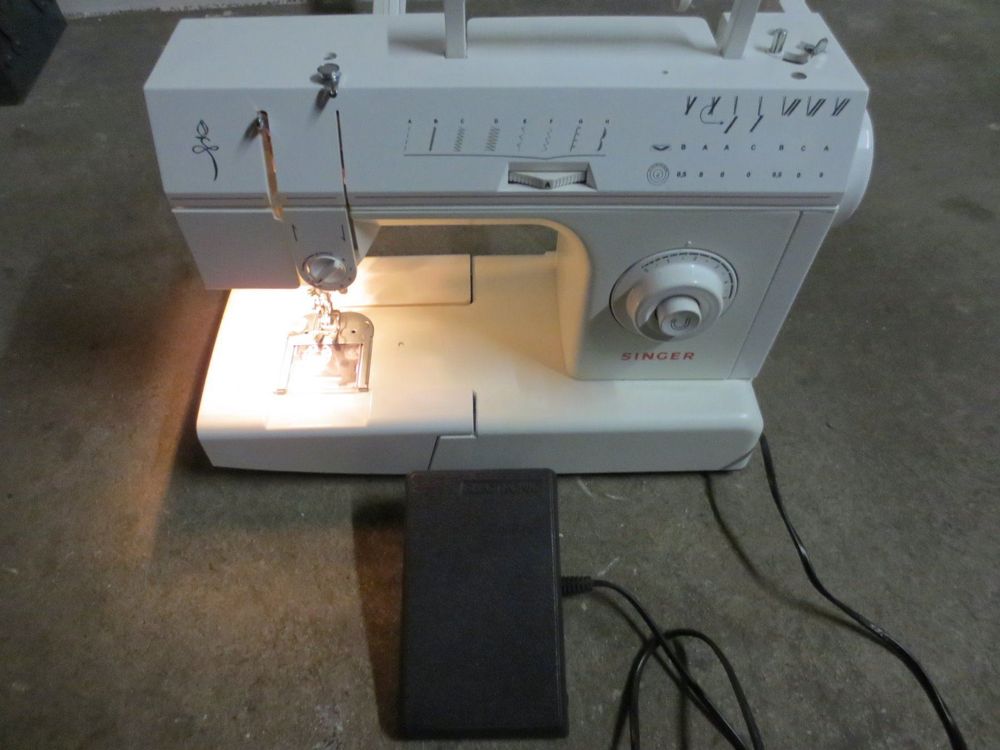 Nähmaschine Singer 2808C (Defekt) in Füllinsdorf für CHF 30 – mit ...