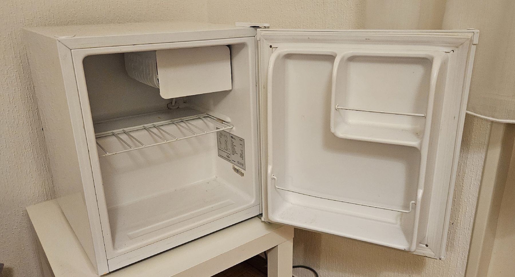 Petit frigo blanc froid pour l'été, 44L, bon état (Gebraucht) in Pully ...