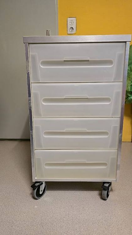 Ikea Korpus auf Rollen (Gebraucht) in Thalwil für CHF 15 – nur Abholung ...