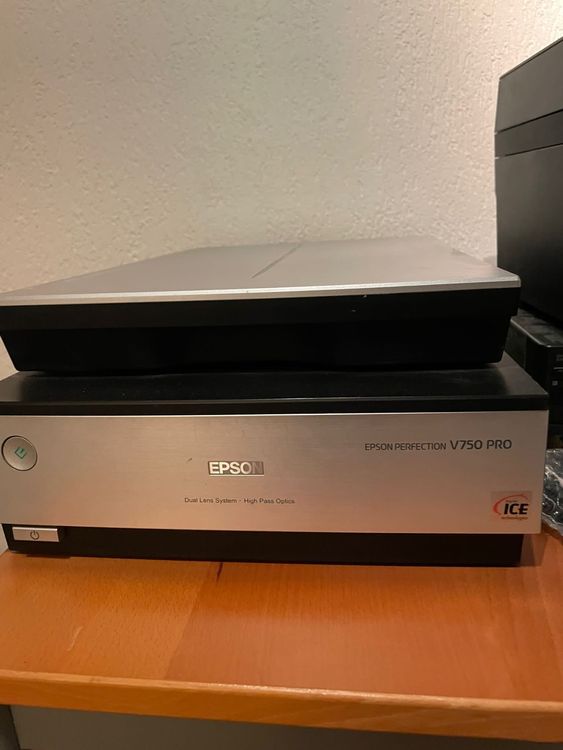 Epson Perfection V750 Pro Flachbettscanner (Gebraucht) in Bremgarten b ...