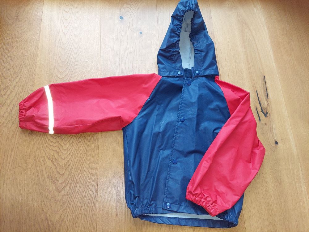 Regenkleider Gr. 89/104 (Gebraucht) in Bözberg für CHF 5 – mit ...
