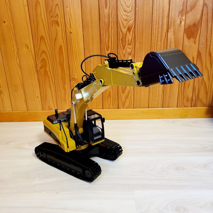 RC Bagger Vollmetall 1:14 (Neu und originalverpackt) in Eschenbach SG ...