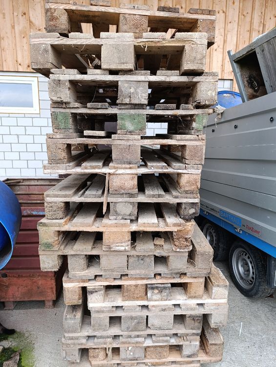 Holzpaletten / Europaletten zu verkaufen (Gebraucht) in Auw für CHF 1 – nur Abholung auf Ricardo ...
