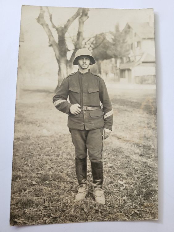Alte Feldpostkarte, Soldat mit Helm (Gebraucht) in nunningen für CHF 7 ...