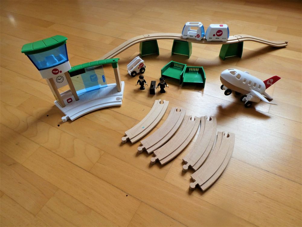 BRIO Monorail Airport Set (Brio 33301) Flughafenbahn (Gebraucht) in ...