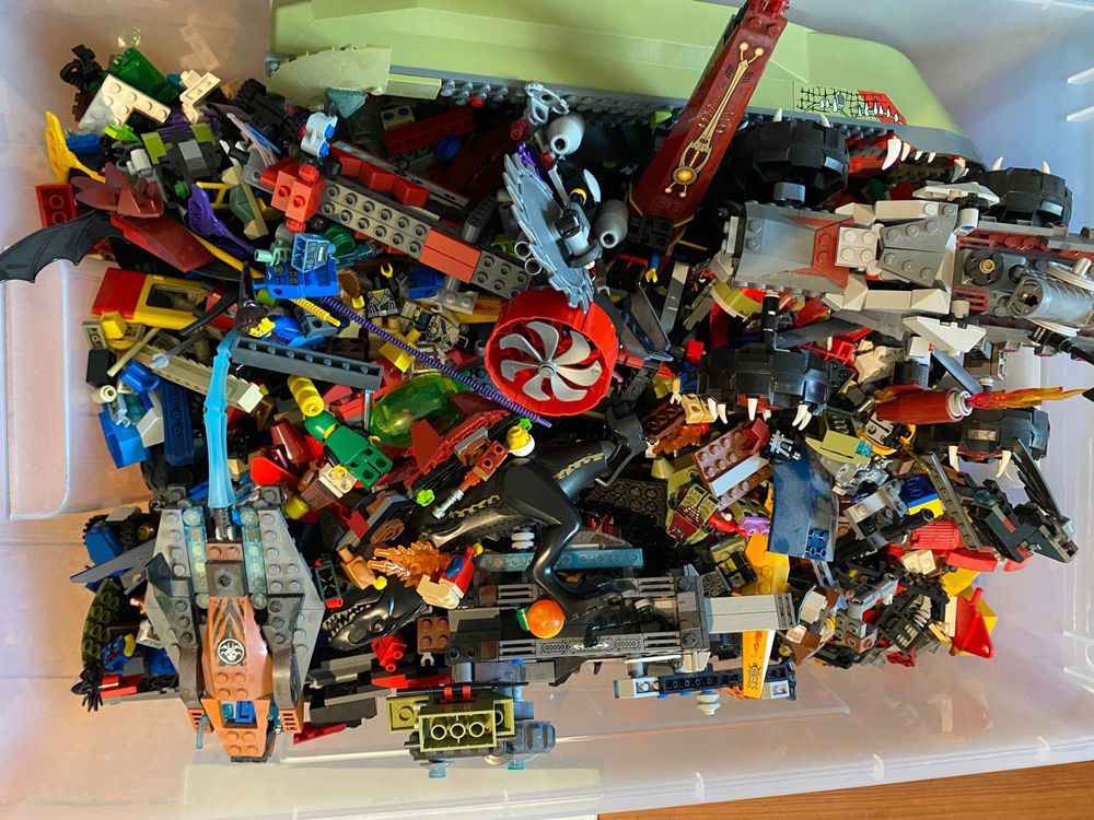 10kg Lego unsortiert mit Figuren ab CHF 1.- (Gebraucht) in Schlatt TG ...