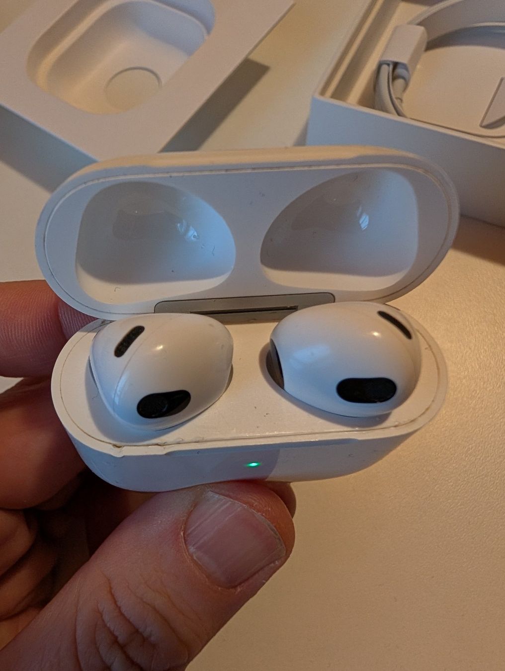 AirPods 3 gen - lightning (Gebraucht) in Vezia für CHF 30 – mit ...