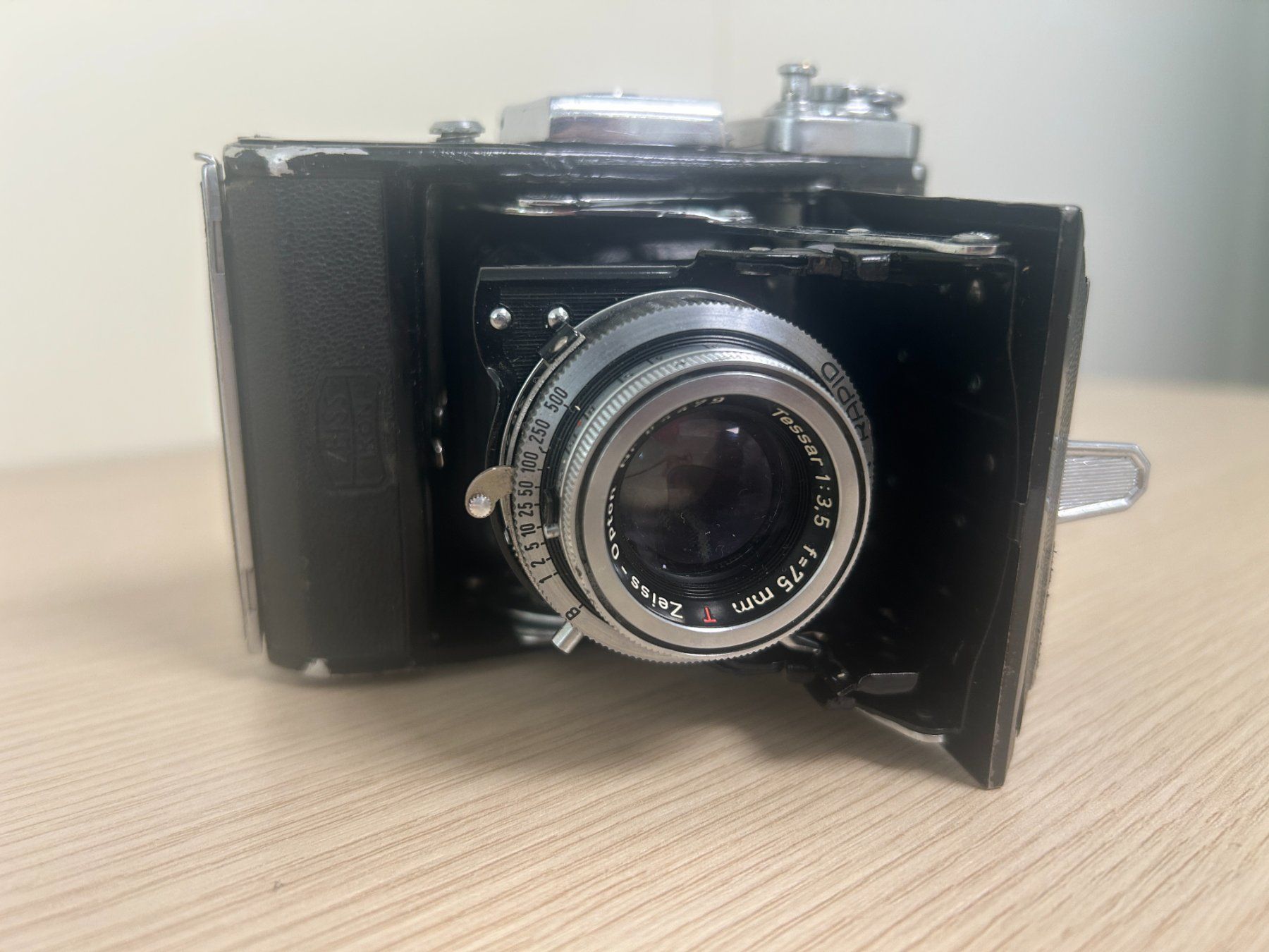 Zeiss Ikon vintage con Tessar 75mm f/3.5 Compur-Rapid (Defekt) in ...
