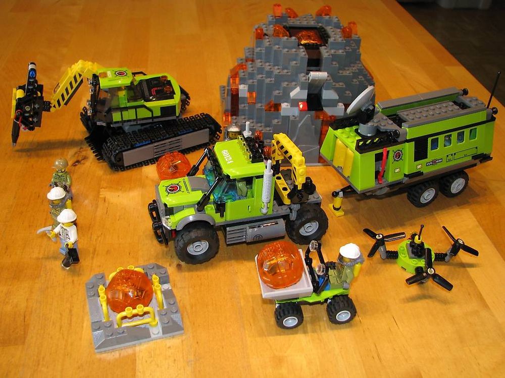 Lego City Volcana Explorer 60124 Volcano Exploration Base (Gebraucht) in Wangen b. Olten für CHF ...