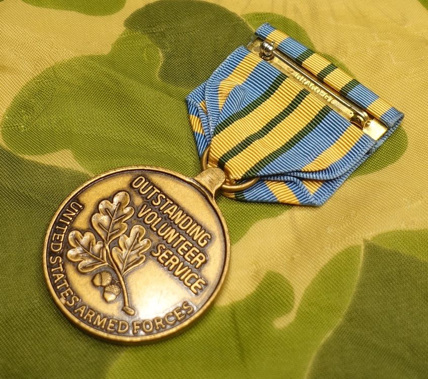 USA Military Outstanding Volunteer Service Medal (Gebraucht) in ...