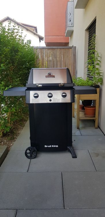 Gasgrill Broil King Gem 310 (Gebraucht) in Selzach für CHF 199 – nur Abholung auf Ricardo kaufen