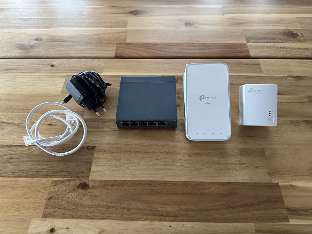 TP-Link Switch, AV1000 Powerline Adapter Set (Gebraucht) in Spiez für ...