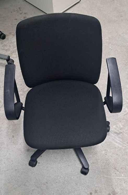 Chaise Noir (Gebraucht) in Sion für CHF 100 – nur Abholung auf Ricardo kaufen