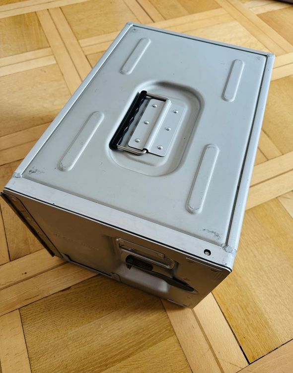 Bord Box M Silber / AIR Afrique N2 (Gebraucht) in Zürich für CHF 90 ...