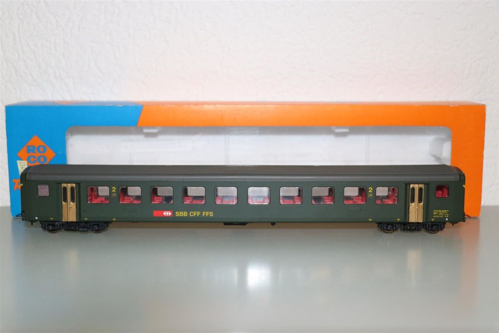 Roco 4238D - SBB EW II grün 2. Klasse (Gebraucht) in Matten b. Interl ...