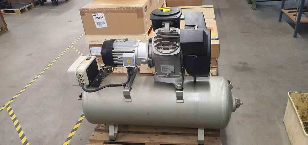 Kolben-Kompressor Atlas Copco (Gebraucht) in Sachseln für CHF 745 – nur Abholung auf Ricardo kaufen