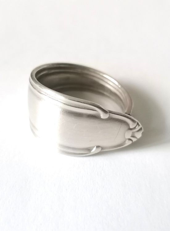 Wunderschone Schmuck Aus Silberbesteck Fotos