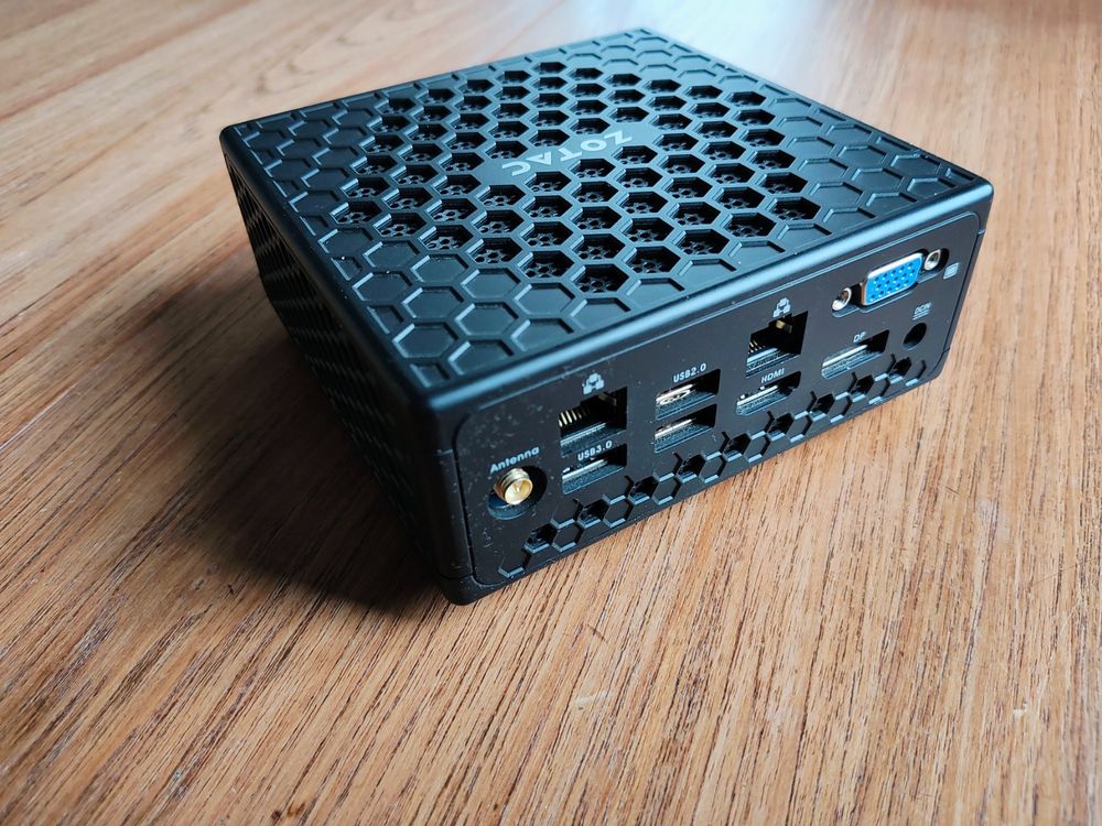 Zotac ZBOX CI327 Nano NUC Quad-Core Mini PC 120GB / 4GB RAM (Gebraucht ...