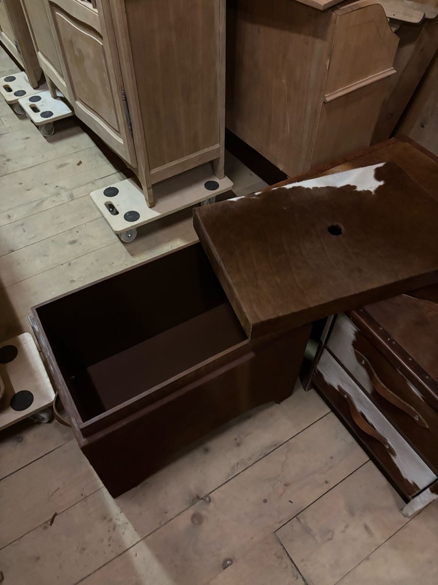 Table basse signé arch. Design Unique, cuir de vachette (D'occasion) à ...