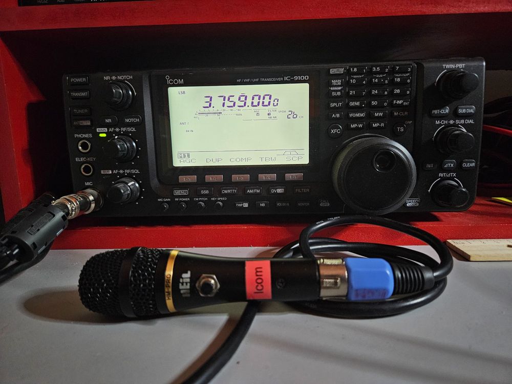 ICOM IC-9100 HF/VHF/UHF Transceiver (Gebraucht) in La Croix (Lutry) für ...