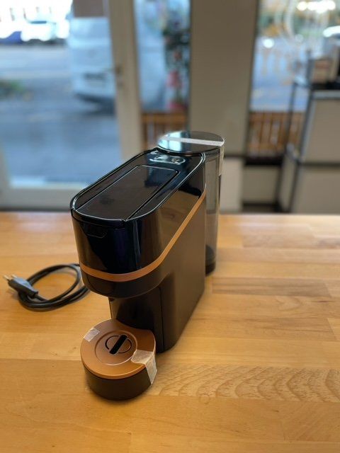 E.S.E Pad`s Kaffeemaschine von CAPITANI (LINE) Schwarz/Gold (Neu und originalverpackt) in ...