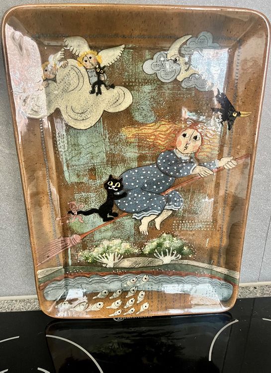 Keramik-Platte "Auf dem Heimflug" Herbstdeko Hexe, signiert (Gebraucht) in Basel für CHF 18 ...