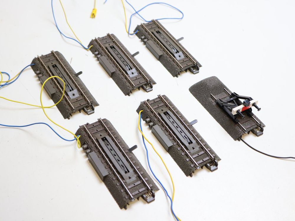 Märklin 6 x El. Entkupplungsgleis 24997 / Prellbock C-Gleis (Gebraucht ...