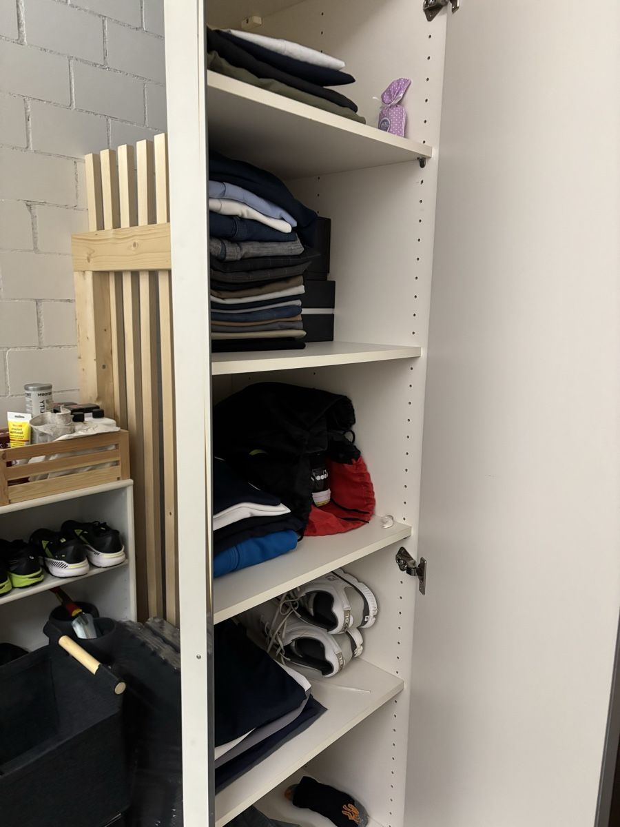 Schrank M. Pfister mit Spiegel, 4-türig (220x200), bis Febr. (Gebraucht ...