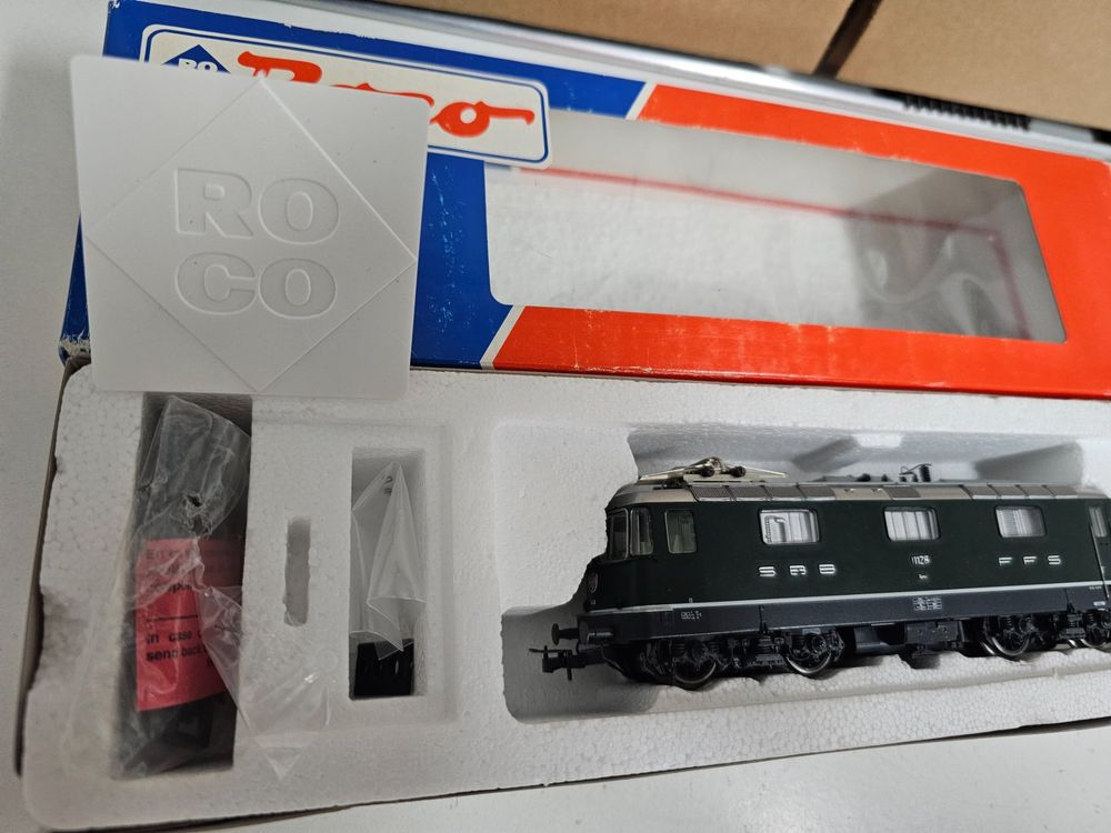 ROCO 69840 lok Re 4/4 CFF 11128 DIGITAL dès1.-fr | Kaufen auf Ricardo