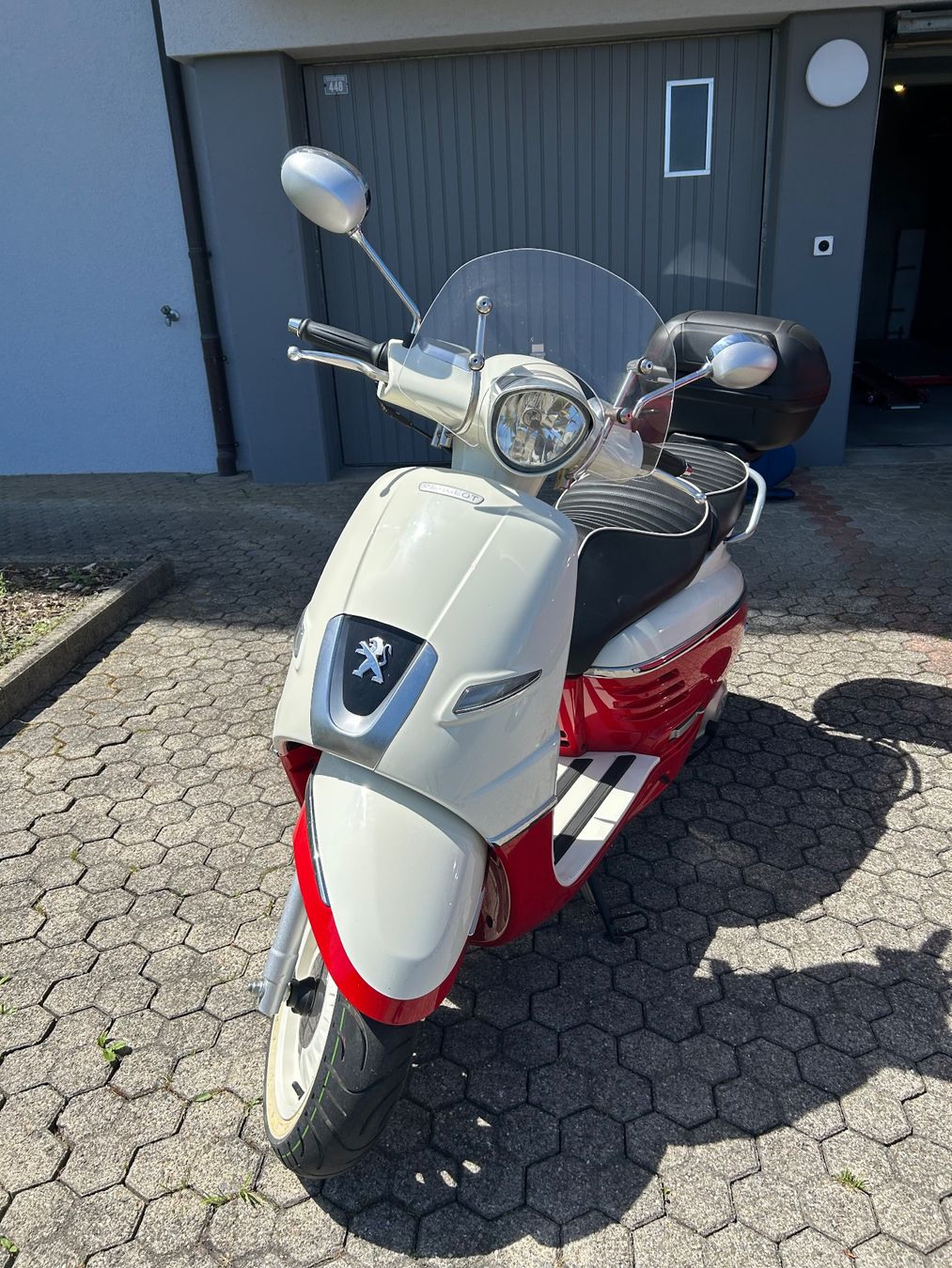 Peugeot Django 125cc Roller rot-weiss Top Zustand (Gebraucht) in ...