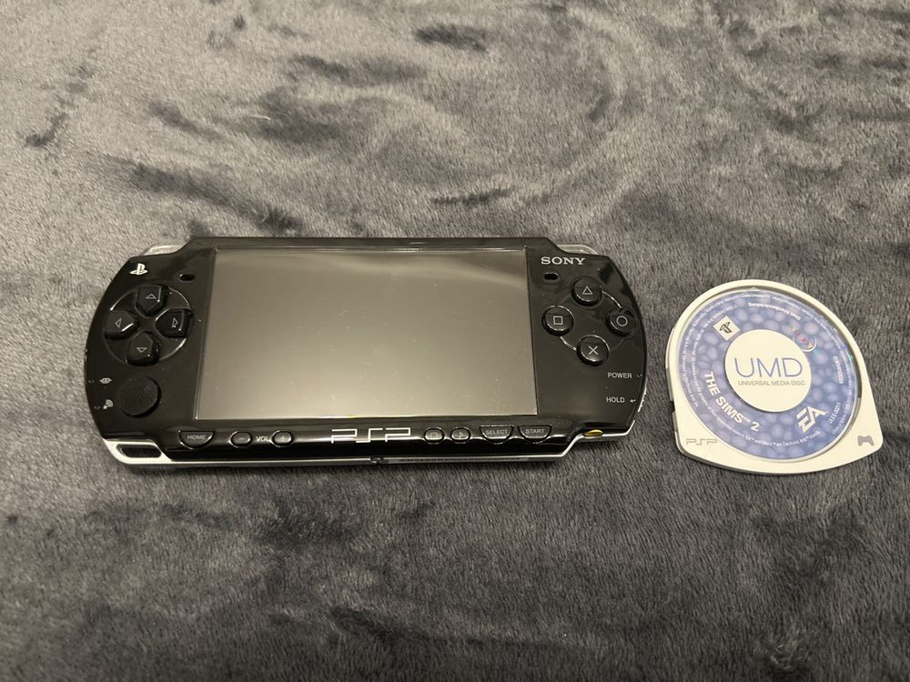 Sony PSP mit Sims 2 und Ladegerät (Gebraucht) in Schübelbach für CHF 52 ...