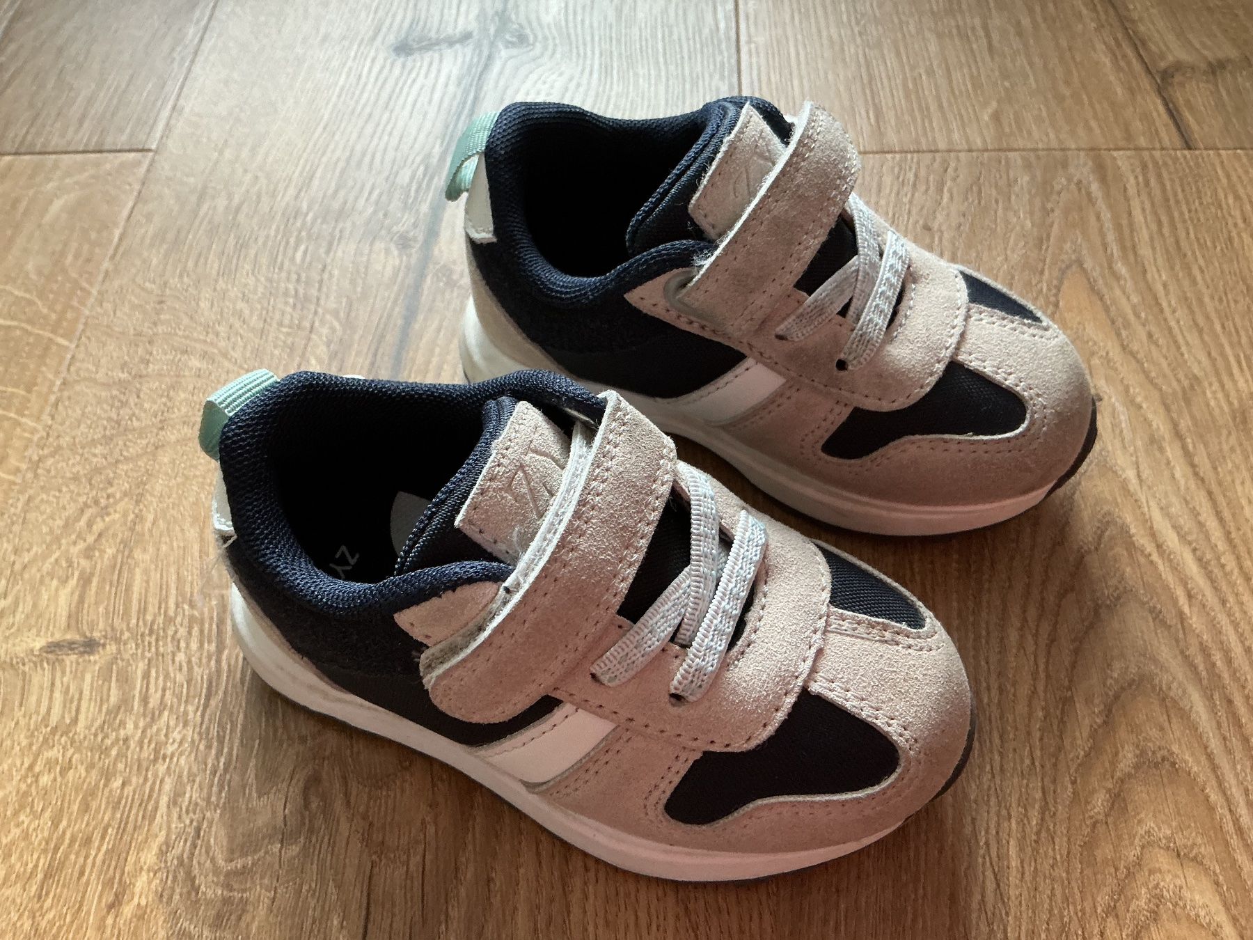 Baby Winter Sneakers 22 (Gebraucht) in Brugg AG für CHF 7.9 – mit ...