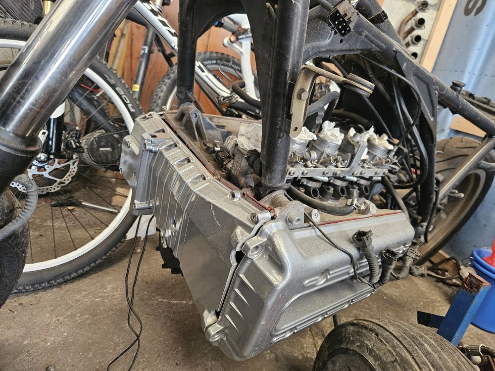 BMW K1100 Chassis mit Motor und Auspuff (Defekt) in Seengen für CHF 51 ...